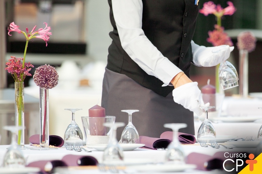 Treinamento de Garçom: Mise-en-place completa | Cursos a Distância CPT